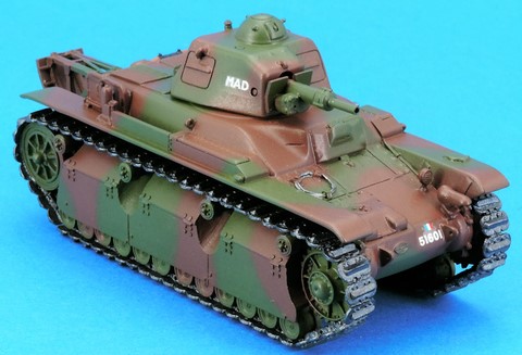 French Renault R40 tank