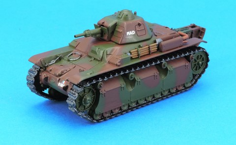 French Renault R40 tank